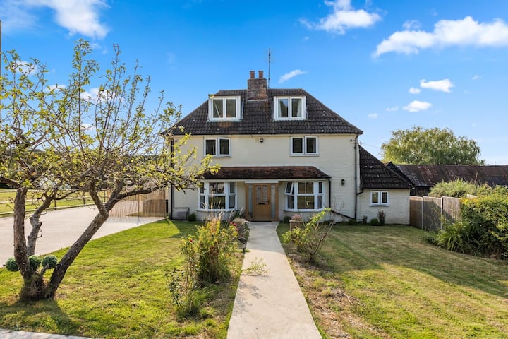 The Farm House Retreat | Hot Tub | Parking - Isle of Sheppey