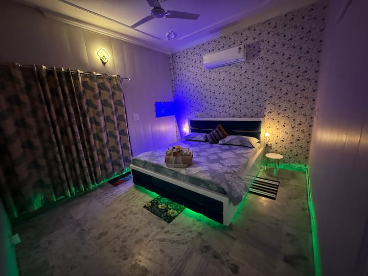 Premium 1bhk By Saini Homestay -Near Max Hospital- - Sahibzada Ajit Singh Nagar