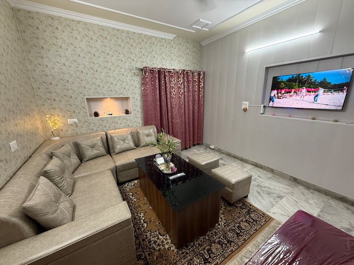 Premium 1bhk By Saini Homestay -Near Max Hospital- - Sahibzada Ajit Singh Nagar