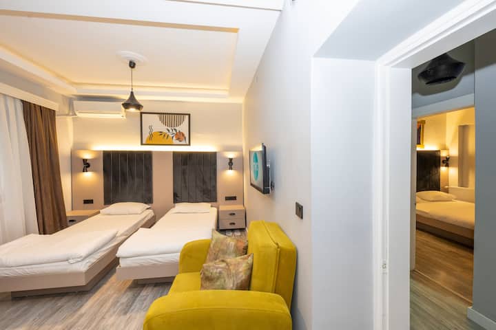Connecting Family Room - Istanbul