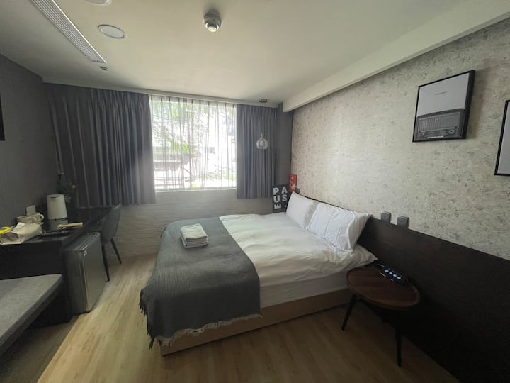 Xiaoyao Double Room｜near Mrt Ximen  Tour 32 - Taipei