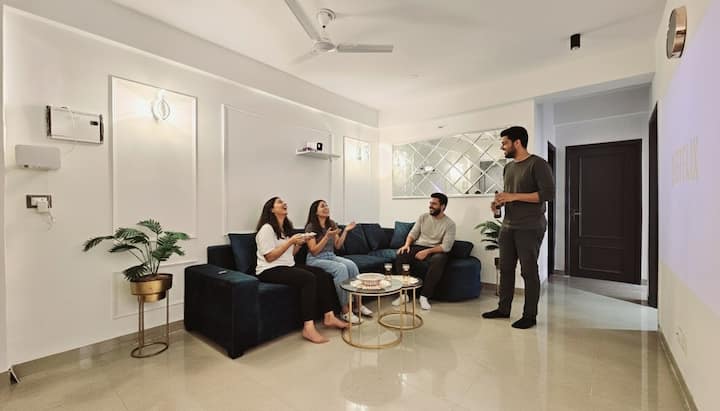 ​The Cinephile's Retreat | 2bhk W/ 100" Projector - Manesar
