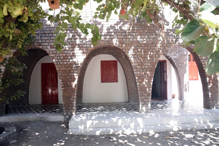 Charming 80-year-old Home Nestled Among Trees - Bhavnagar