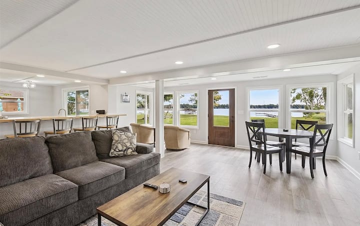 Lakefront Home, Sleeps 14, Snow Trails, Fire Pit - Gaylord, MI