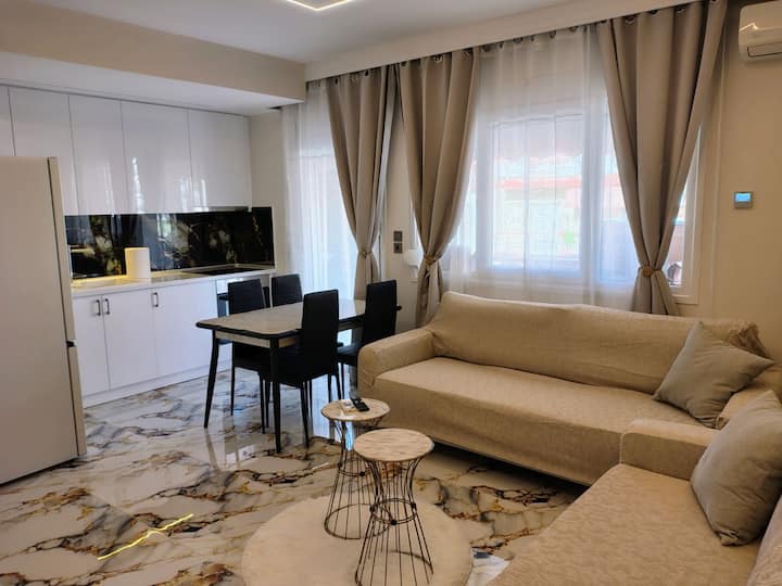 Modern Central Apartment. - Серре