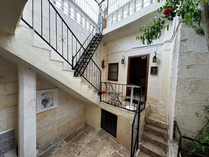 Traditional Courtyard Stone Mansion - Şanlıurfa