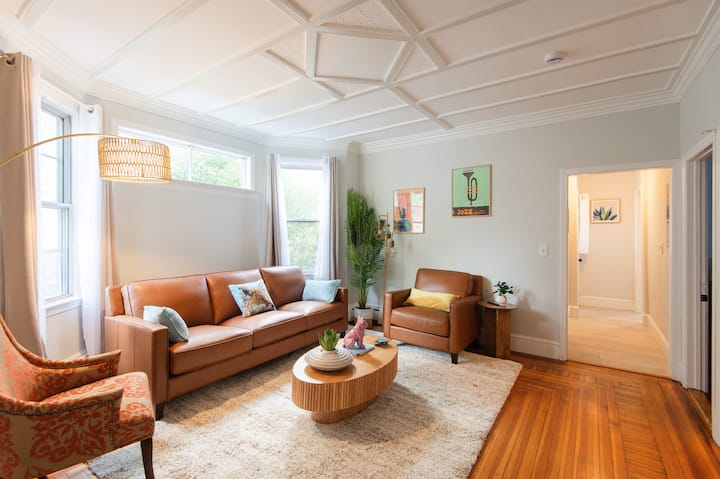 Sunny 3 Bed Unit- Broadway Neighborhood Of Newport - Newport, RI