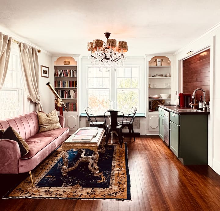 1920's Townhouse In Downtown New Canaan - Bedford, NY