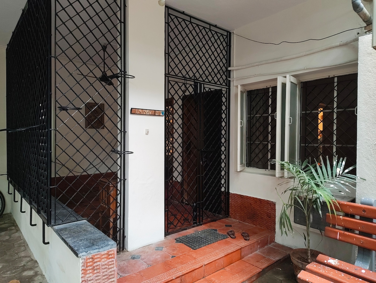 Room near Vineeta, Child trust & GG hospital - Airbnb