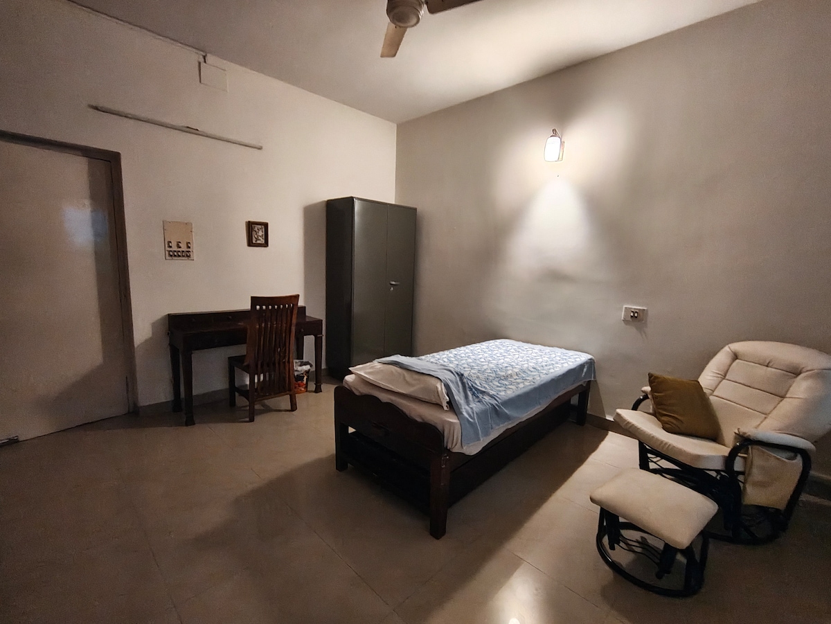 Room near Vineeta, Child trust & GG hospital - Airbnb