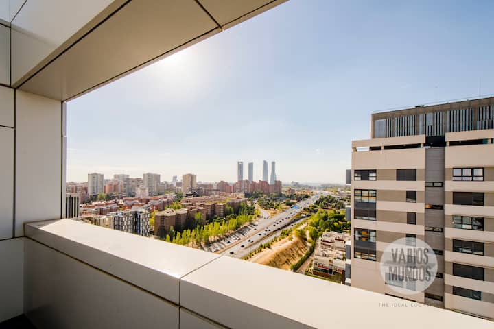 Terraza Y Vistas Para 6 Con Parking En Sanchinarro - Madrid