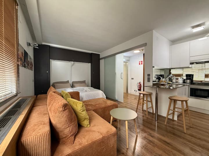 Studio In Centro Colon Building - Estación de Nuevos Ministerios - Madrid