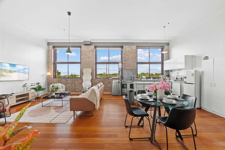 2br Redfern Loft | King Bed•pool•foosball•parking - Sydney