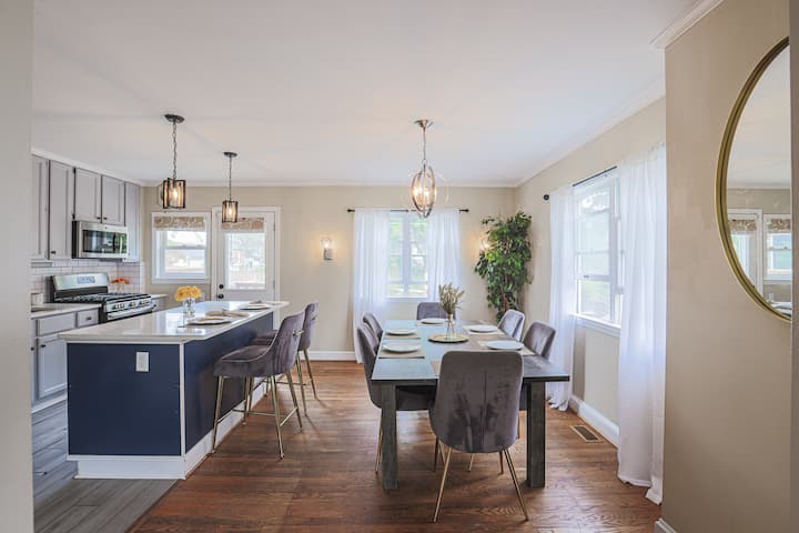 Treasure Of Towson "Where Style Meets Comfort" - Towson, MD