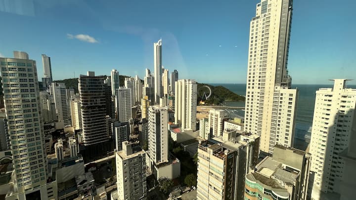Apto Central Vista Da Roda Gigante 1 Quadra Mar. - Balneário Camboriú
