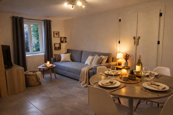 Le Coin Des Vignes, Gîte Cosy Au Cœur Du Jura - Lons-le-Saunier