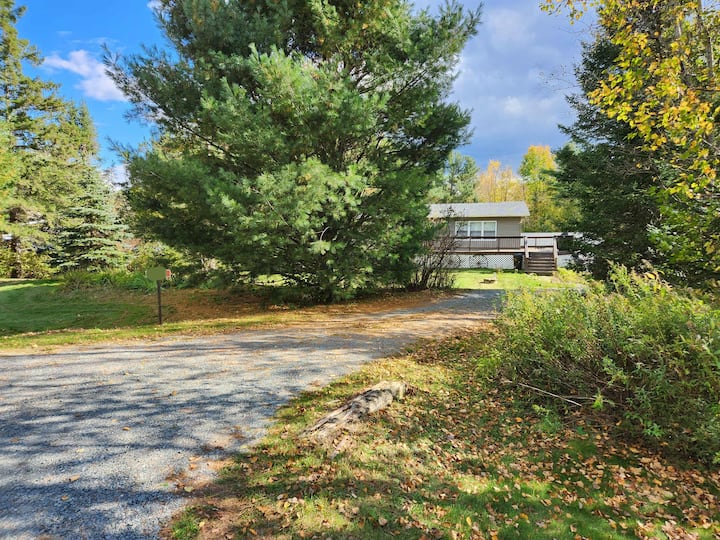 Quiet Country Home - Council Grounds State Park, Merrill