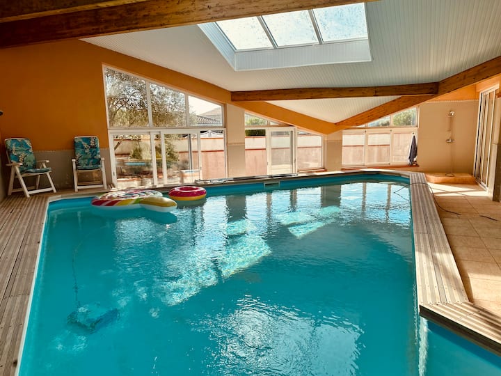 Maison Spacieuse Avec Piscine Intérieure. - Tournefeuille