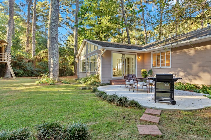 The Pine Lane Greenhouse-charming Getaway - Jackson, MS