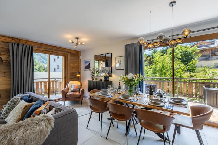Chalet Le Faon - Central Morzine, Sleeps 9 - Morzine