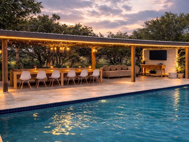 156 Euphoria Boutique Villa-6 Bedroom Villa. - Mookgopong