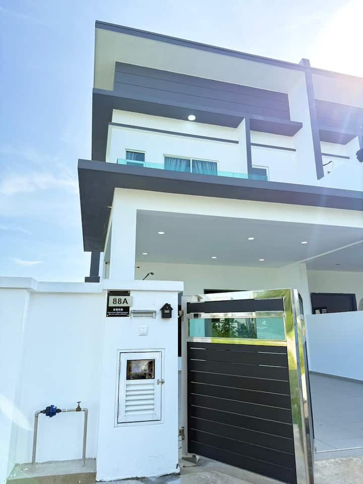 Sekinchan 2008 Homestay Karaoke/bbq《悦客》 现代极简风名宿 - Sekinchan