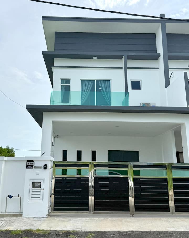 Sekinchan 2008 Homestay Karaoke/bbq《悦客》 现代极简风名宿 - Sekinchan