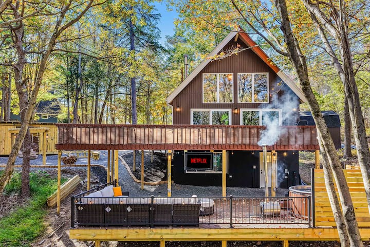 Modern A-frame Retreat W/ Hot Tub, Sauna&game Room - Pocono Lake