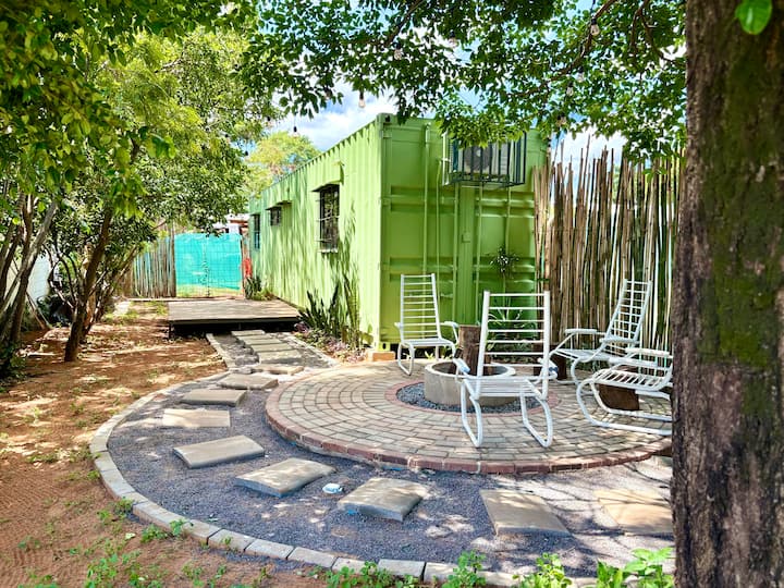 Casa Modular Moderna Con 2 Dormitorios Y Patio - Paraguay