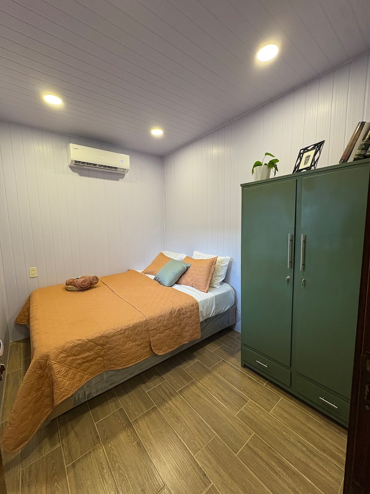 Casa Modular Moderna Con 2 Dormitorios Y Patio - Paraguay