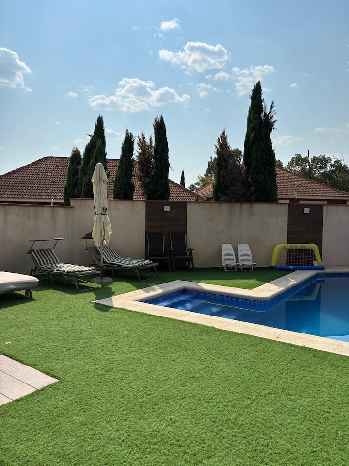 Acogedor Chalet Con Jardín Ideal Para Desconectar. - Escalona