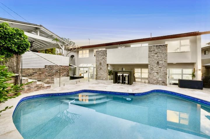 Luxury Forestview Retreat | Pool, Cinema & Bbq - Manly