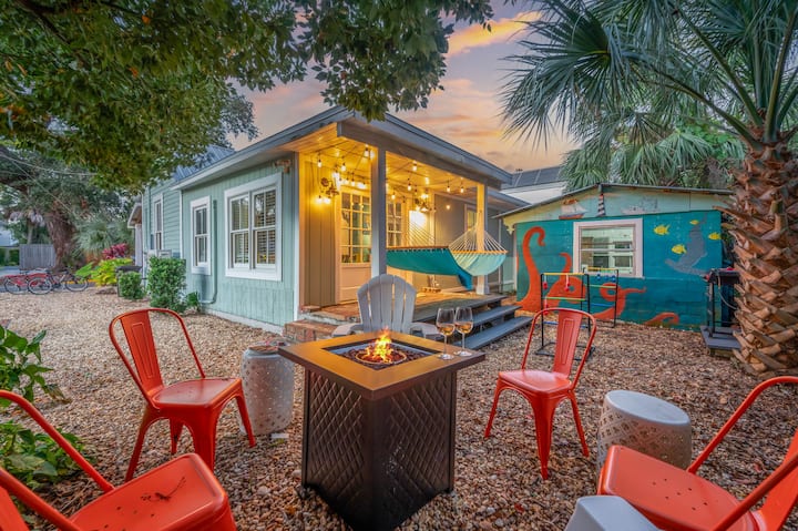 Charming Cottage In St. Aug | Kids Room & Firepit - St. Augustine, FL