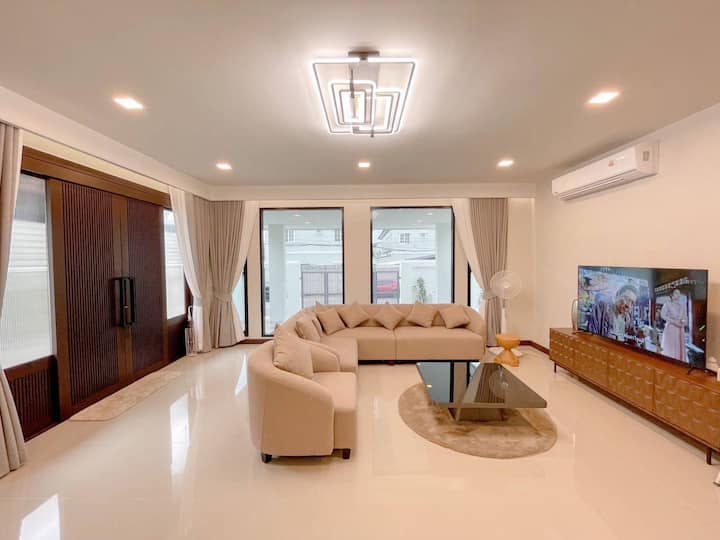 Luxury 5 Br Villa/ Private / Halal /Near Hospital - Aéroport Suvarnabhumi de Bangkok (BKK)