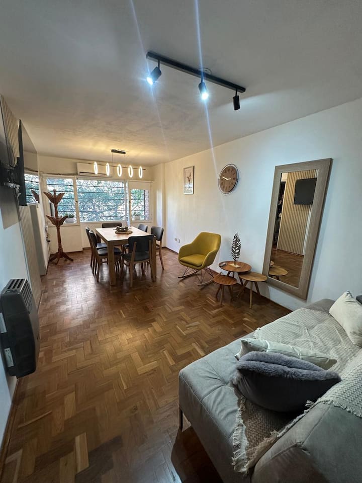 Amplio, Luminoso, A Metros De Ciudad Universitaria - Córdova