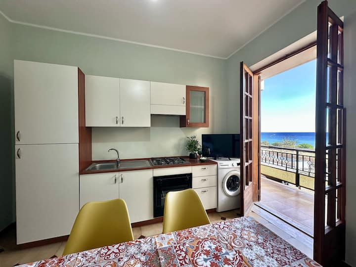 Il Gabbiano Felice 2 - Al Centro Di Palizzi Marina - Bova Marina