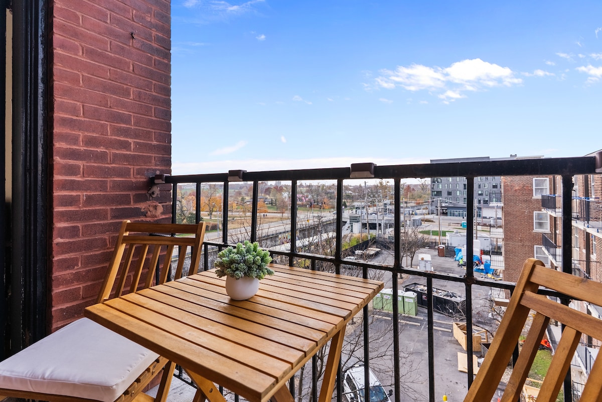 Skyline Retreat | Elegante 2BR por CWE & WashU - Departamentos en renta ...