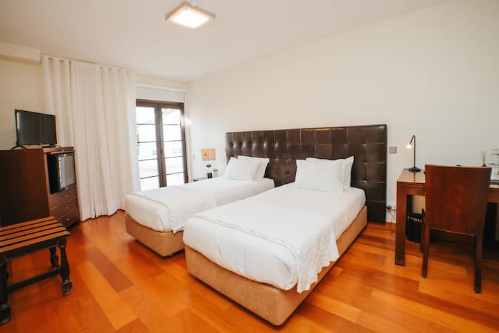 Eirado Hotel 308 - Twin C/ Chuveiro E Terraço - Vila Verde