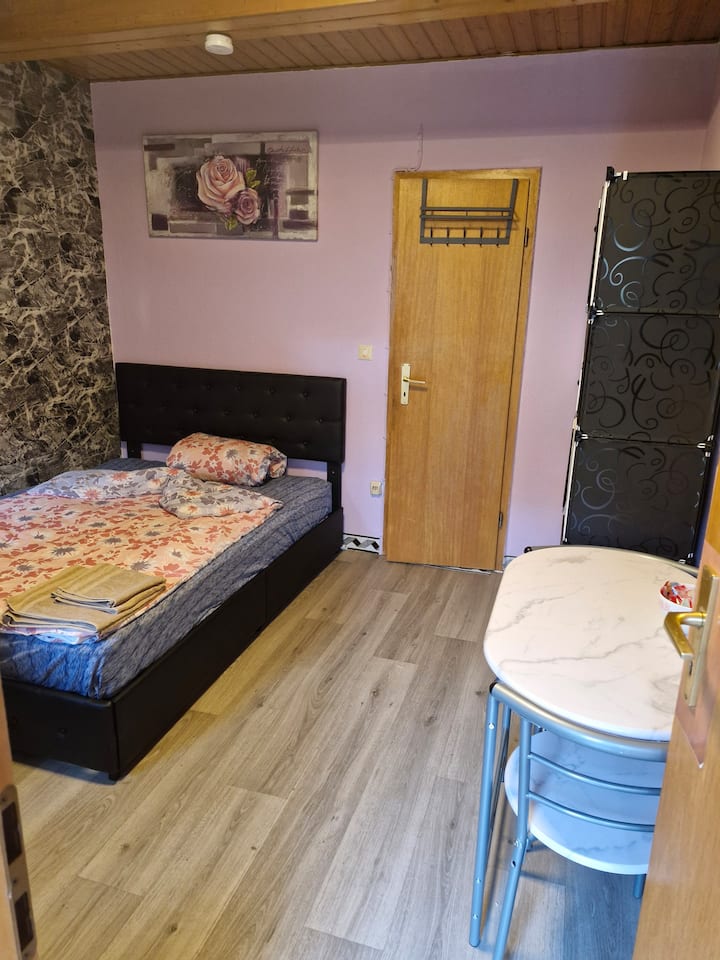 Zimmer 3 Nähe Barmstedt Elmshorn Mit Eigene Bad - Elmshorn