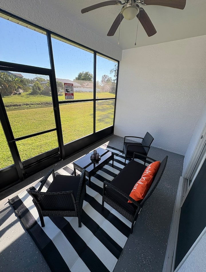 Comfort Meets Magic: Cozy Home Near Disney! - Christmas, FL