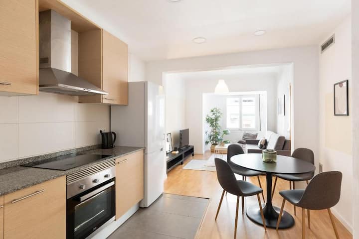 Newly Renovated Flat – 5 Min To Camp Nou Stadium - L'Hospitalet de Llobregat