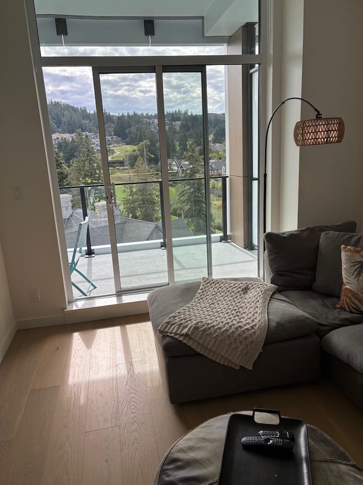 Furnished 2 Bed 1 Bath Condo One Bear Mountain - Langford