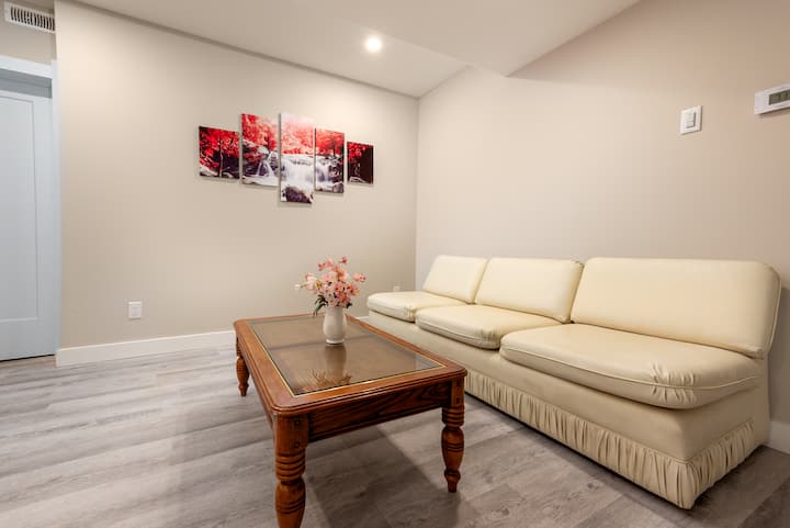 Welcome To Our New Build 2-bedrooms  2-bathrooms - Windsor, ON, Canada