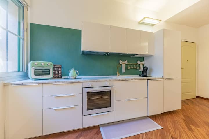 Apartment For 3 – Near Bocconi & Duomo, Milan - Milan
