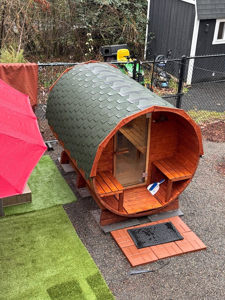 The Forest Soak, Sauna And Cold Plunge Tiny Home! - Sandy, OR