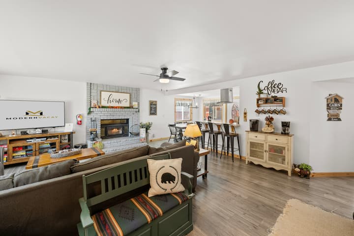 Bearadise Cove5 Br Retreat-hot Tub & Game Area - Big Bear Lake, CA