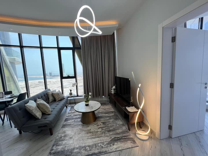 Charming Retreat: A Homey Vibes & Partial Sea View - Bahrain
