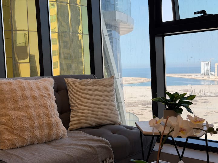 Charming Retreat / Homey Vibes & Partial Sea View - Manama