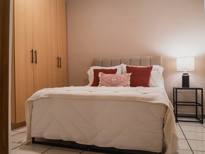 ¡Depa Grande Y Céntrico En Centro De León! - León