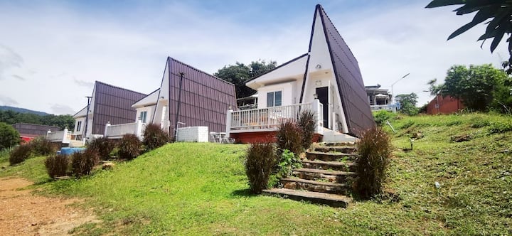 บ้านกำแพงเพชร | Ingmhok Suanphueng Resort - Suan Phueng District